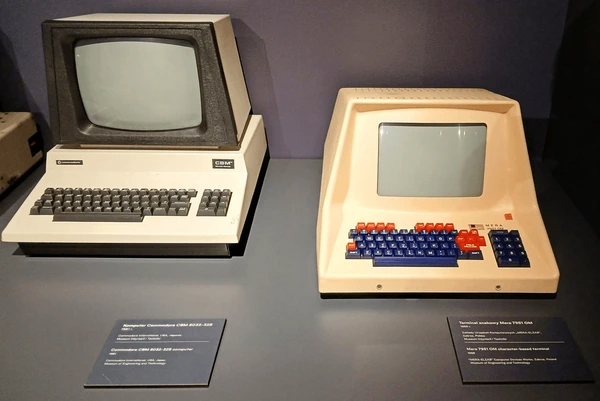 Microcomputers Explained: Definition, Types, and Applications